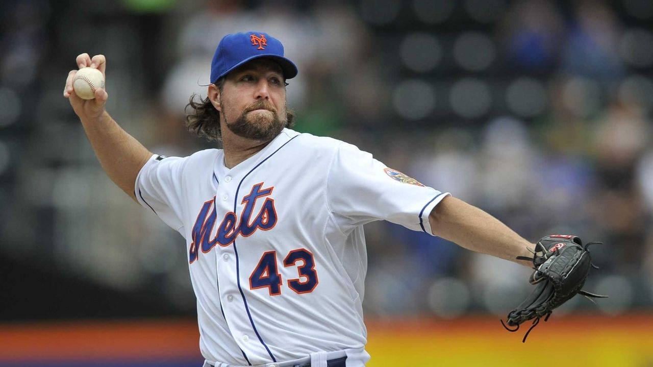 R.A. Dickey wins 19th as Mets beat Marlins - Newsday