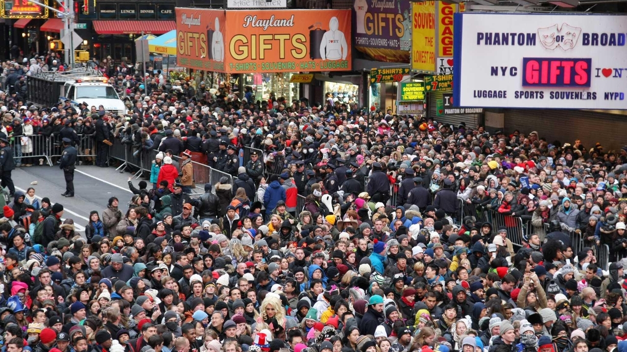 Brooklyn helps NYC set population record - Newsday