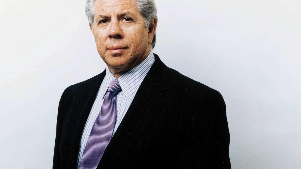 Famed reporter Carl Bernstein to teach at Stony Brook - Newsday