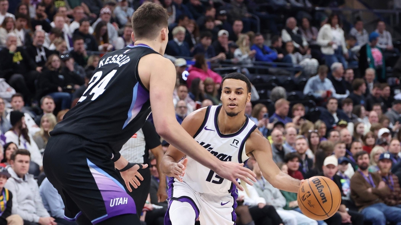 Murray scores 26 points to spark hot-shooting Kings to a 118-101 win ...