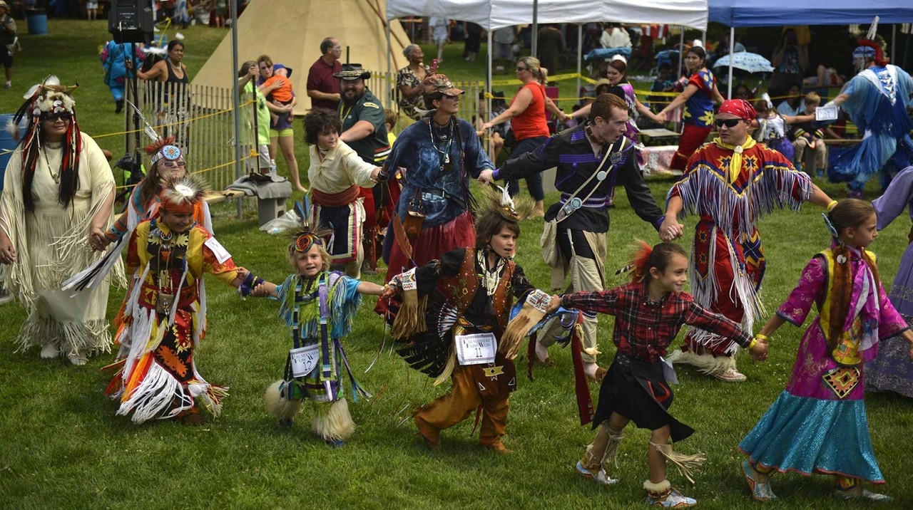 LI Native Americans seek to gauge interest in business incubator - Newsday