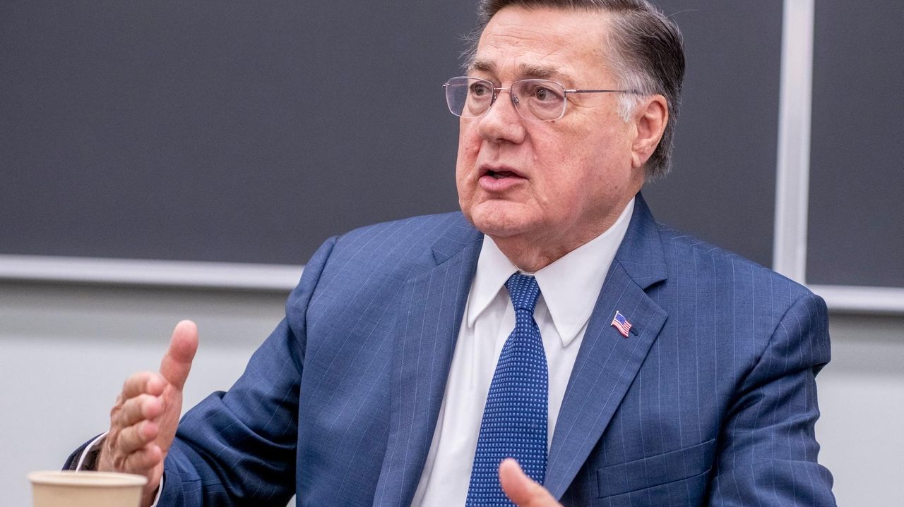 Brookhaven Town Board passes budget that raises taxes by 1.5% - Newsday