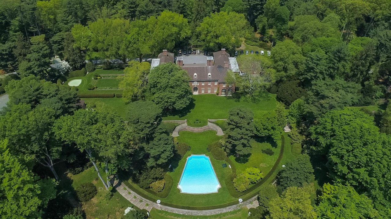 Phipps estate in Old Westbury lists for first time - Newsday