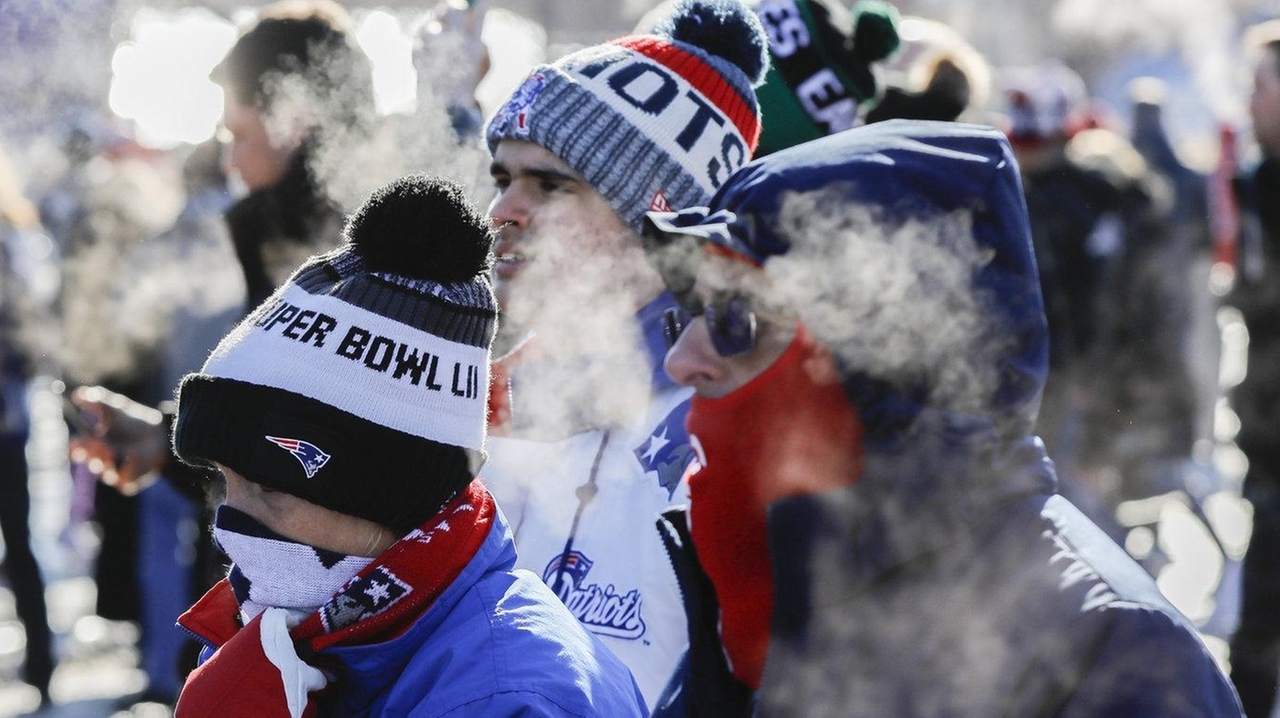 Coldest Super Bowl in history: 2 degrees at kickoff - Newsday