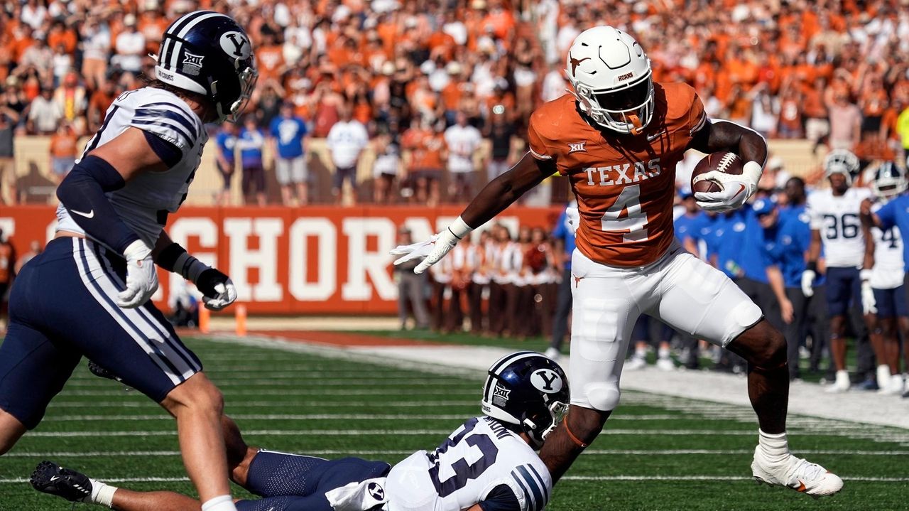 Losing Brooks opens the door for freshman Baxter as No. 1 running back ...