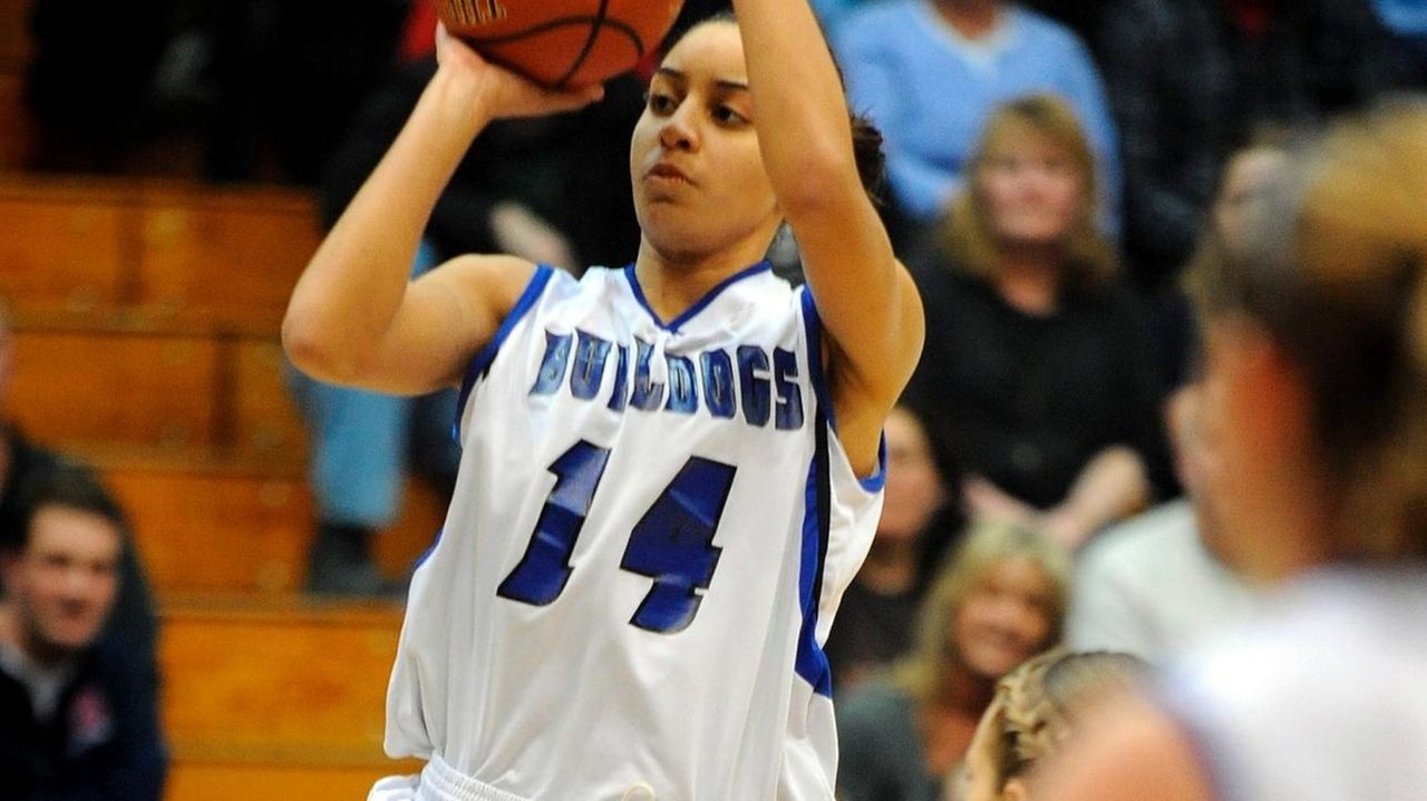 UConn-bound Hartley shows she belongs - Newsday