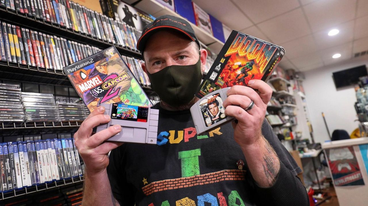 Retro video game store opens in Bay Shore, sending gamers back in time ...