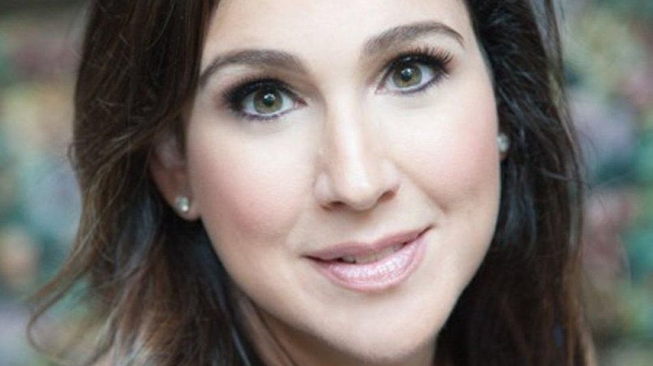 LI author delivers laughs with ‘The Dinner Party’ - Newsday