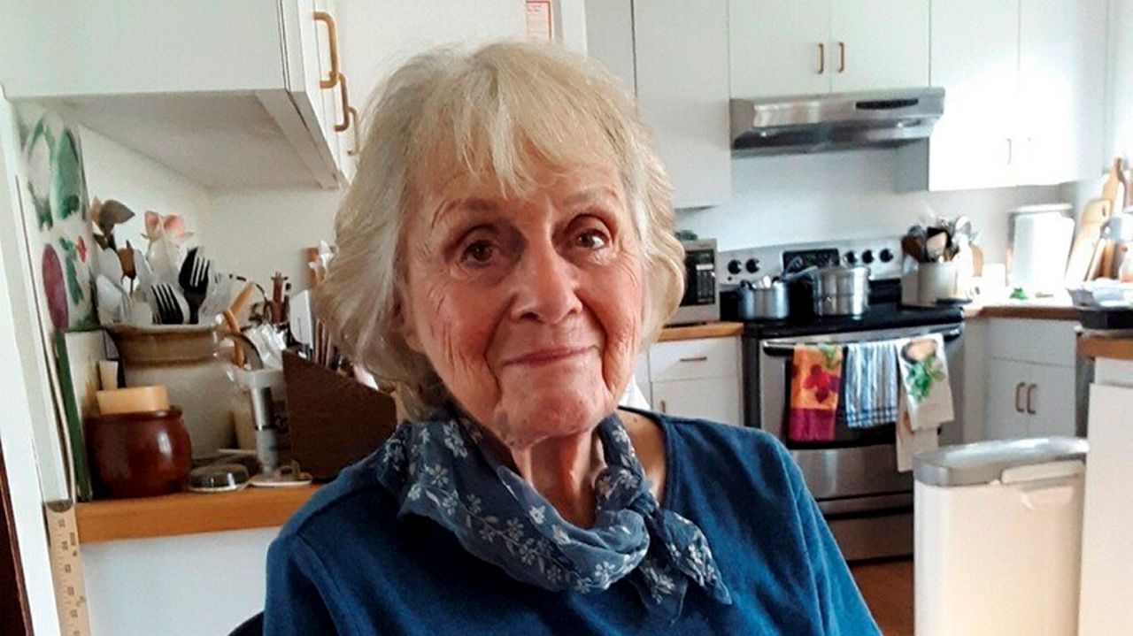 Award-wining artist and retired art teacher Constance Wain Schwartz ...