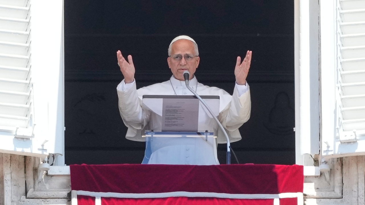 Pope names Mexican-American broadcasting executive to lead Vatican ...