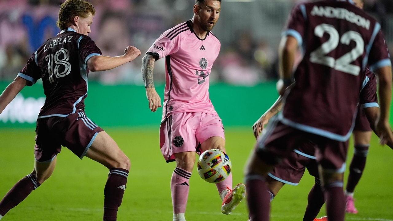 Messi scores in his return, helps Inter Miami get a 2-2 tie against ...