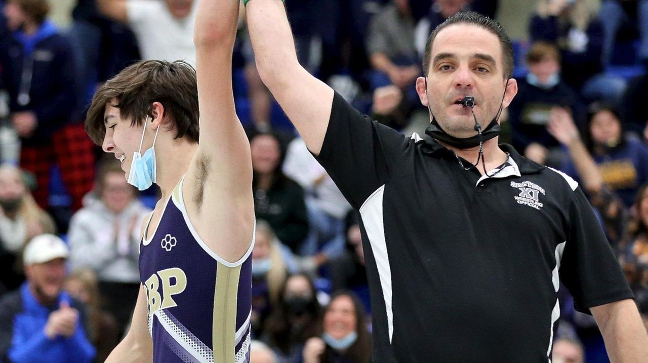 Bayport-Blue Point's Kyle Barber prevails in rematch to advance to ...