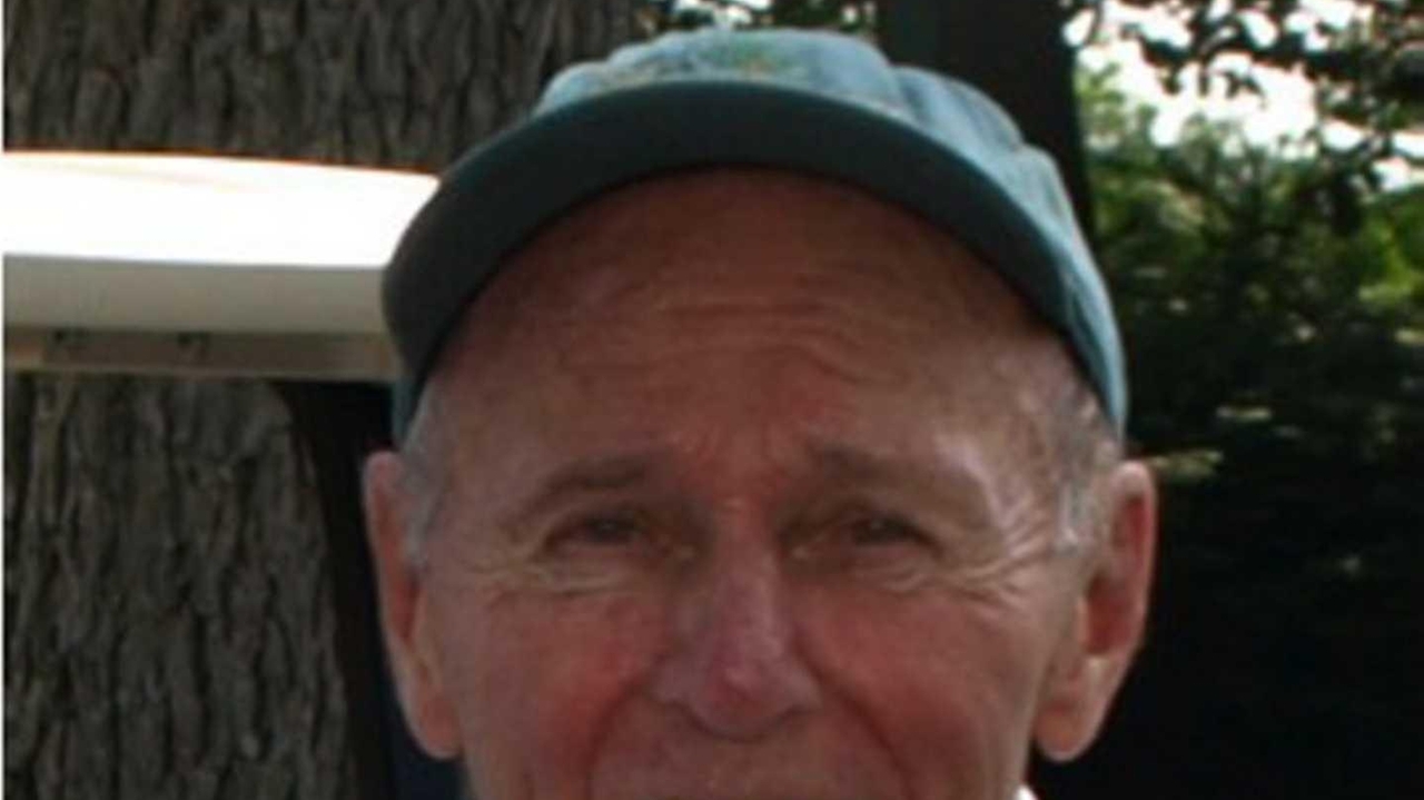Massapequa educator Pluschau dies at 82 - Newsday