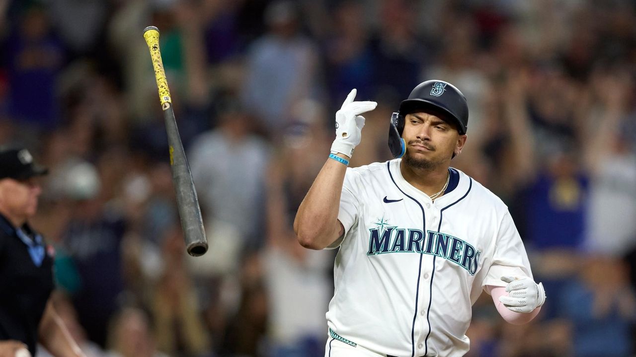 Mariners first baseman Josh Naylor leaves game vs. White Sox due to ...