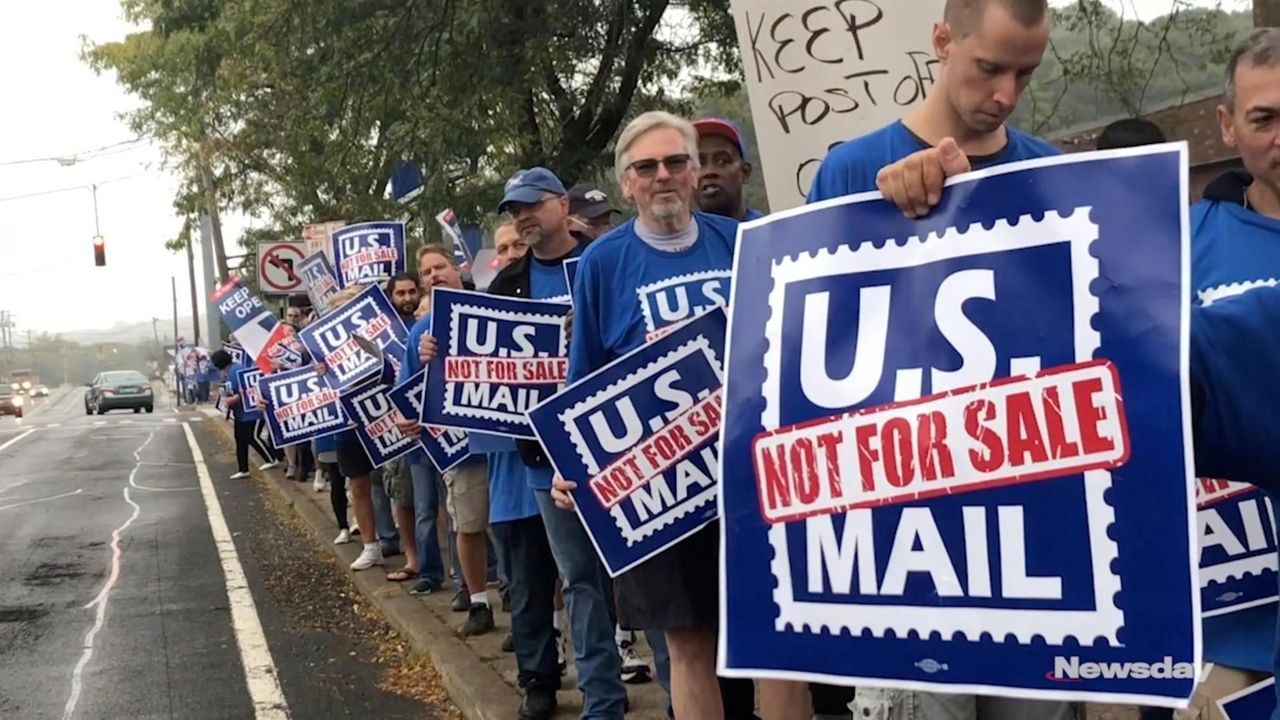 Hundreds rally against U.S. Postal Service privatization proposal - Newsday