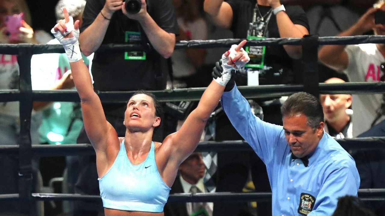 LI's Alicia Napoleon successfully defends WBA title at Nassau Coliseum ...