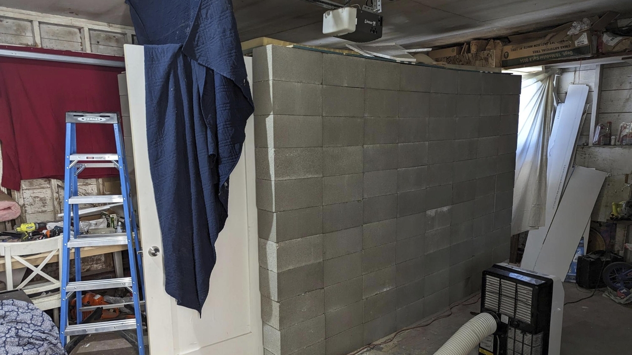 The man accused of locking a woman in a cinder block cell in Oregon has ...