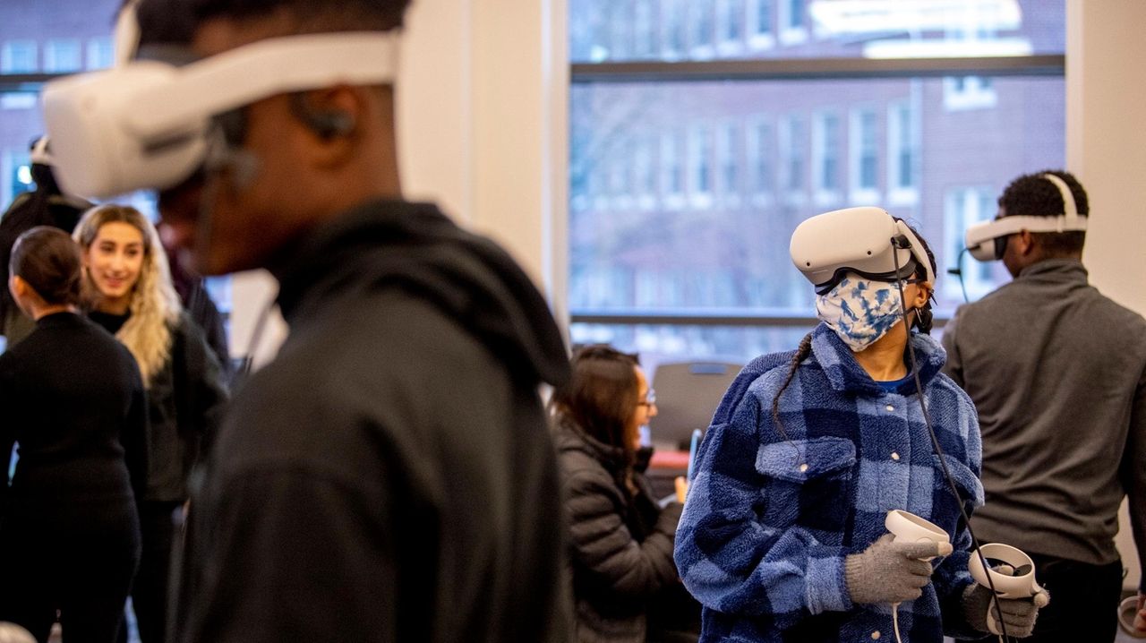 At Molloy, Nassau high school students use VR to witness unrecorded MLK ...