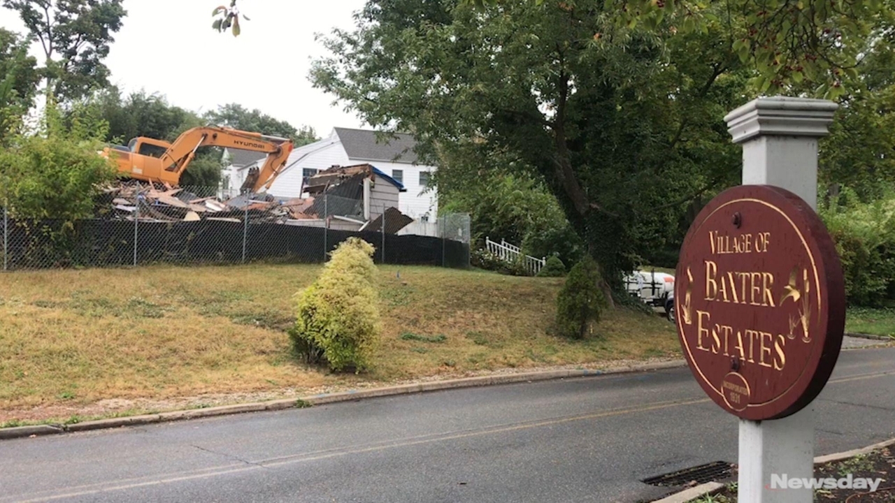 Port Washington demolishes historic Baxter House - Newsday