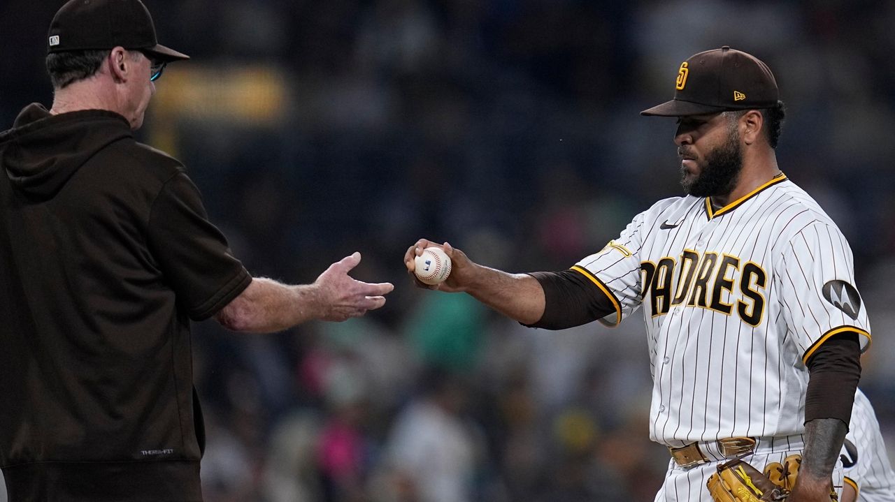 Bob Melvin confirms he'll return as manager of the Padres following ...