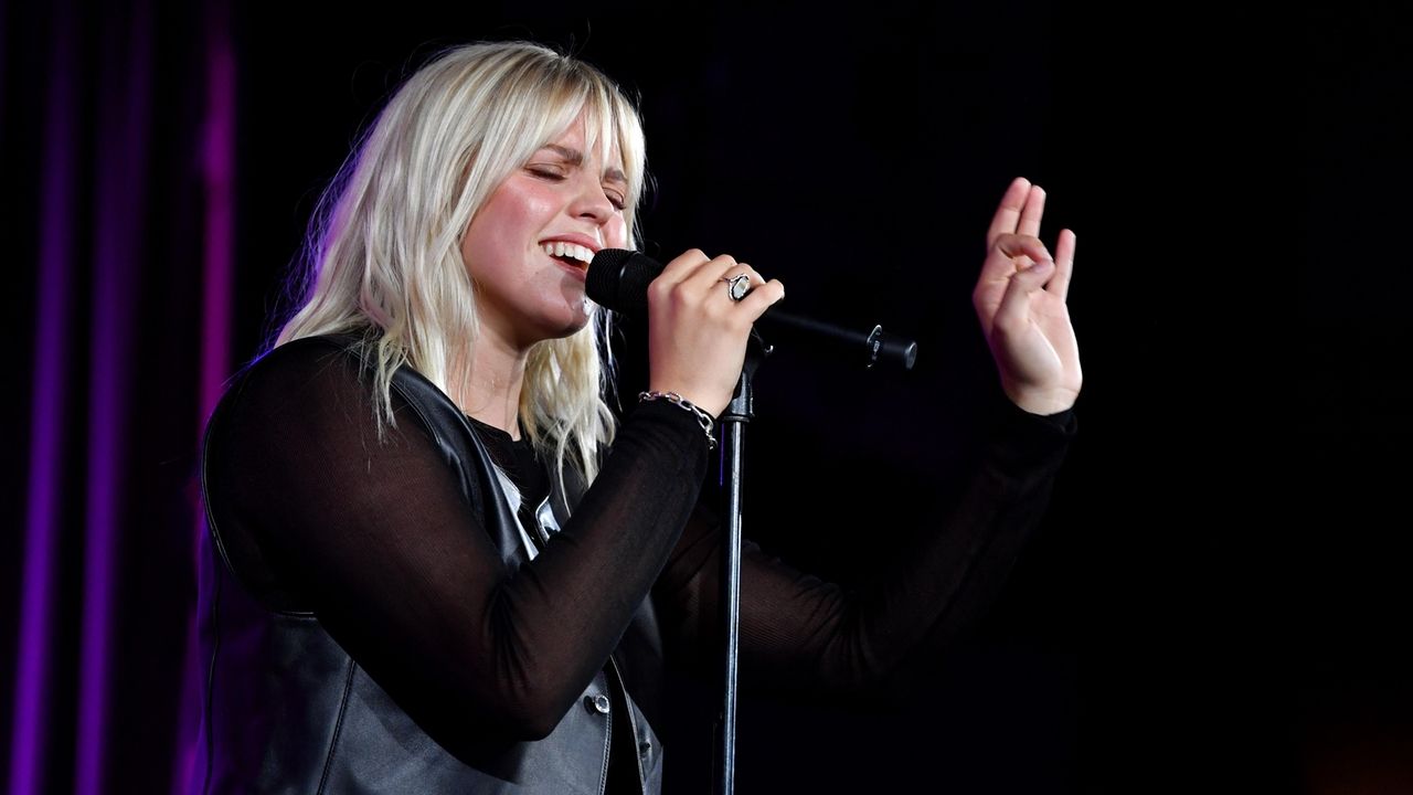 Reneé Rapp to do in-store performance at West Babylon's Looney Tunes ...