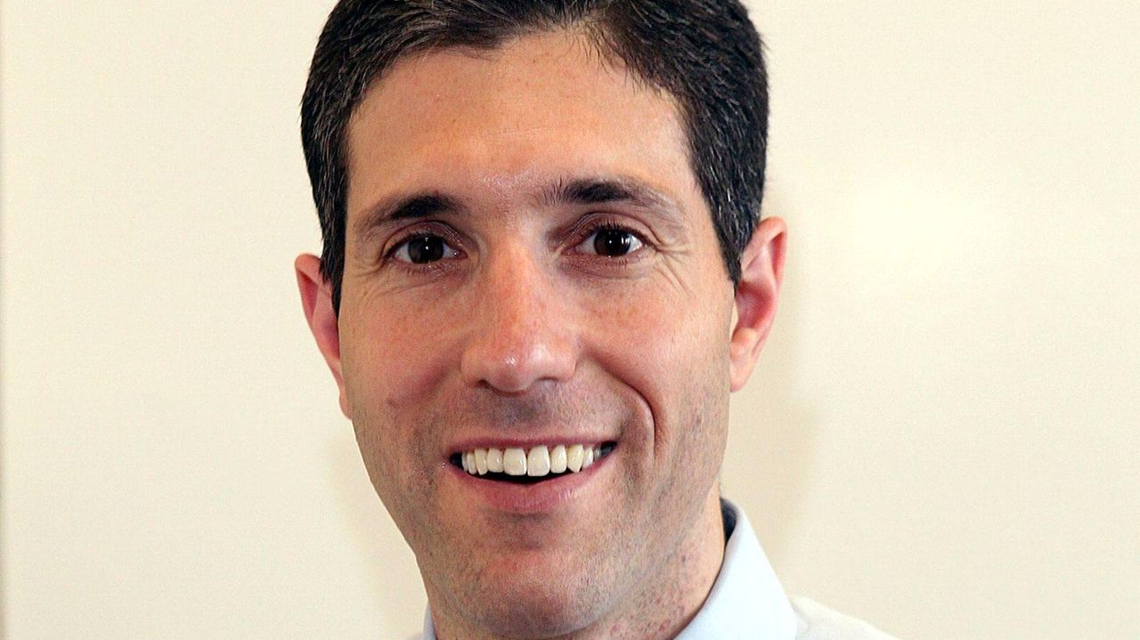 Altschuler defeats opponents to face Bishop - Newsday