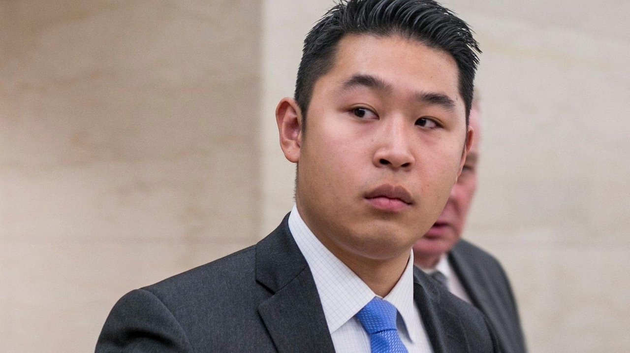 NYPD witness in Officer Peter Liang trial describes dangers cops face ...
