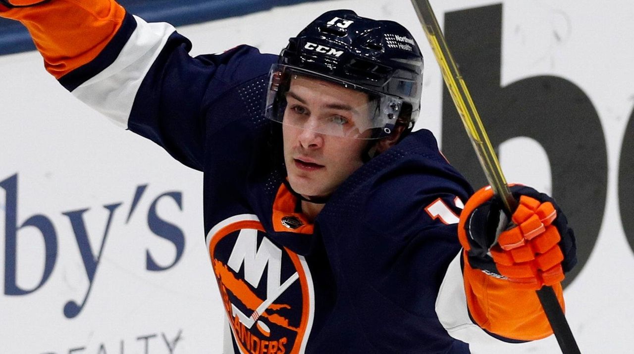 Mathew Barzal's goal highlights Islanders' win over Sabres - Newsday