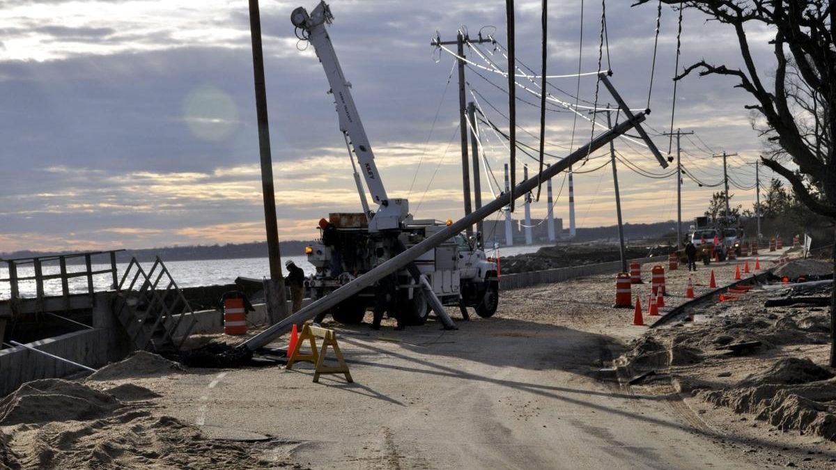 Official: Asharoken seawall won't be fixed till fall - Newsday