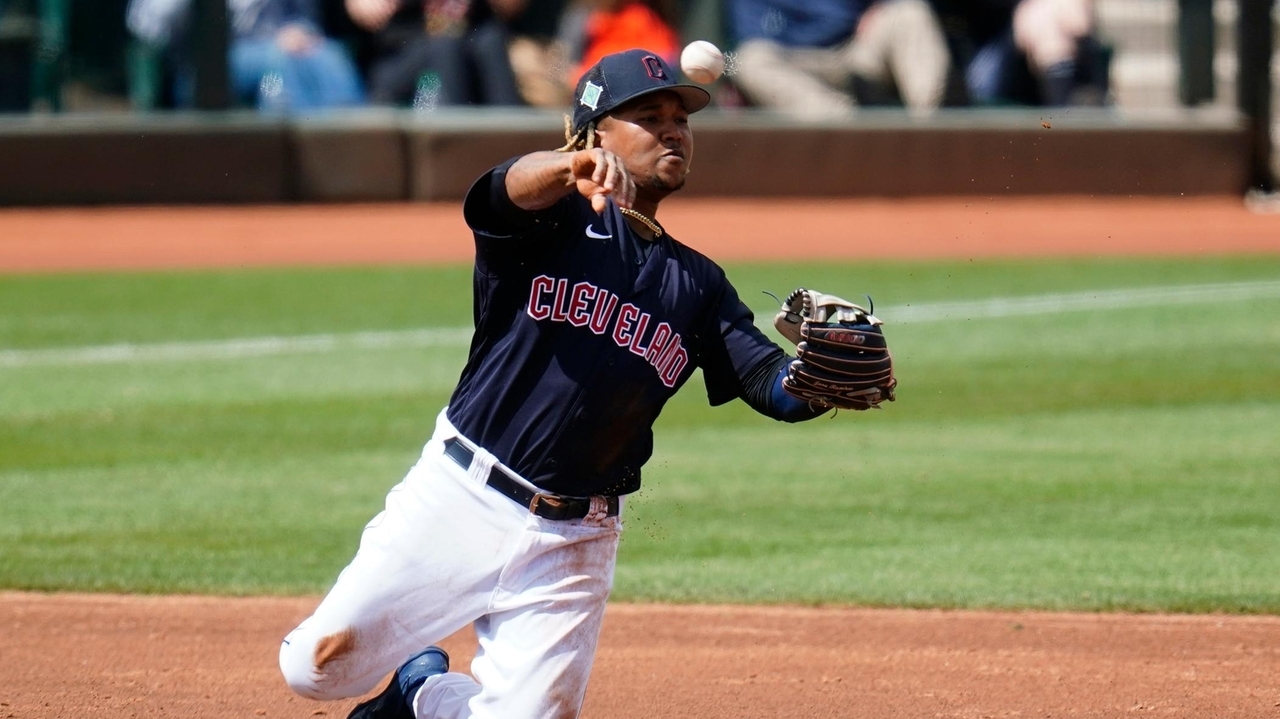 AP: Ramírez, Cleveland agree on 5-year deal - Newsday
