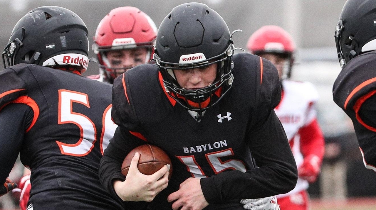 Lucas Lassen's move to tight end pays off big time for Babylon - Newsday