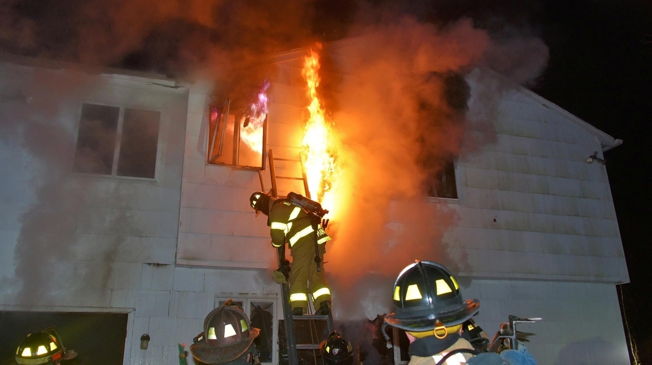 Floor, stairs collapse in house fire with 8 left homeless, no injuries ...
