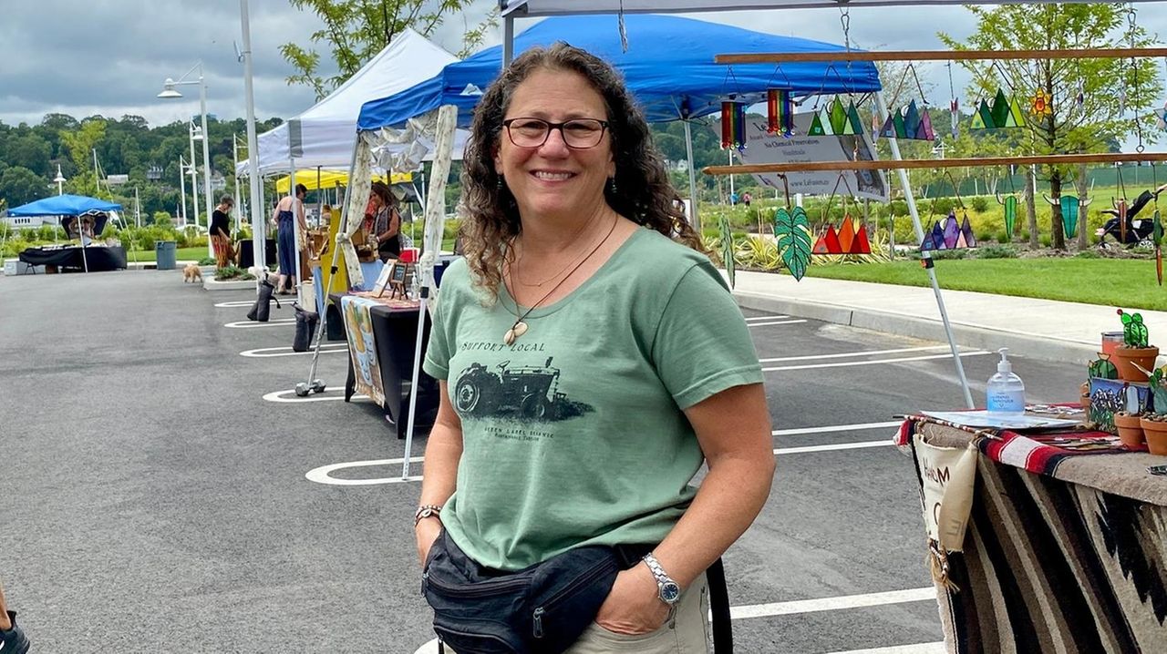 Amy Peters, Glen Cove farmers market founder, musician, dies at 62 ...
