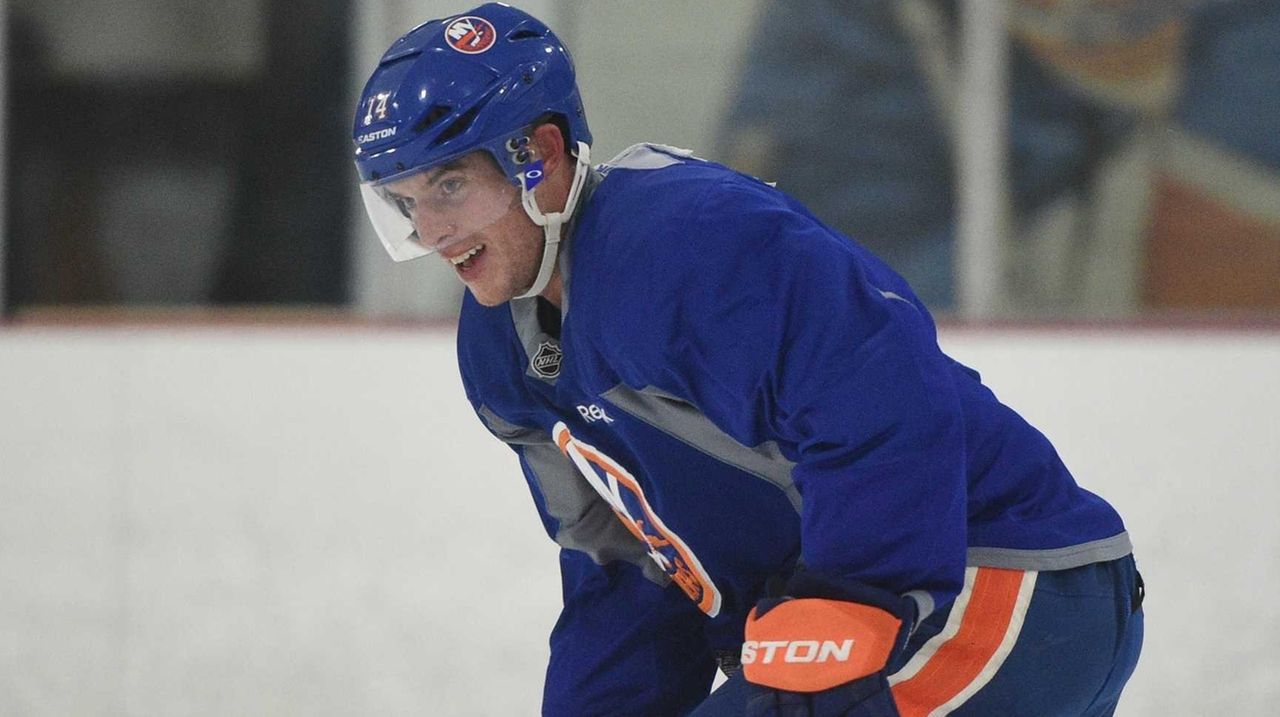 Thomas Hickey comes back from injury for Islanders - Newsday