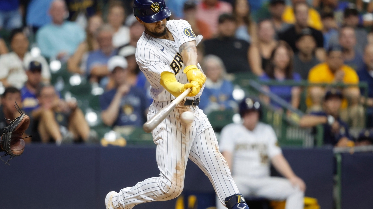 Perkins hits RBI single in 10th to lift Brewers to 3-2 win over Pirates ...