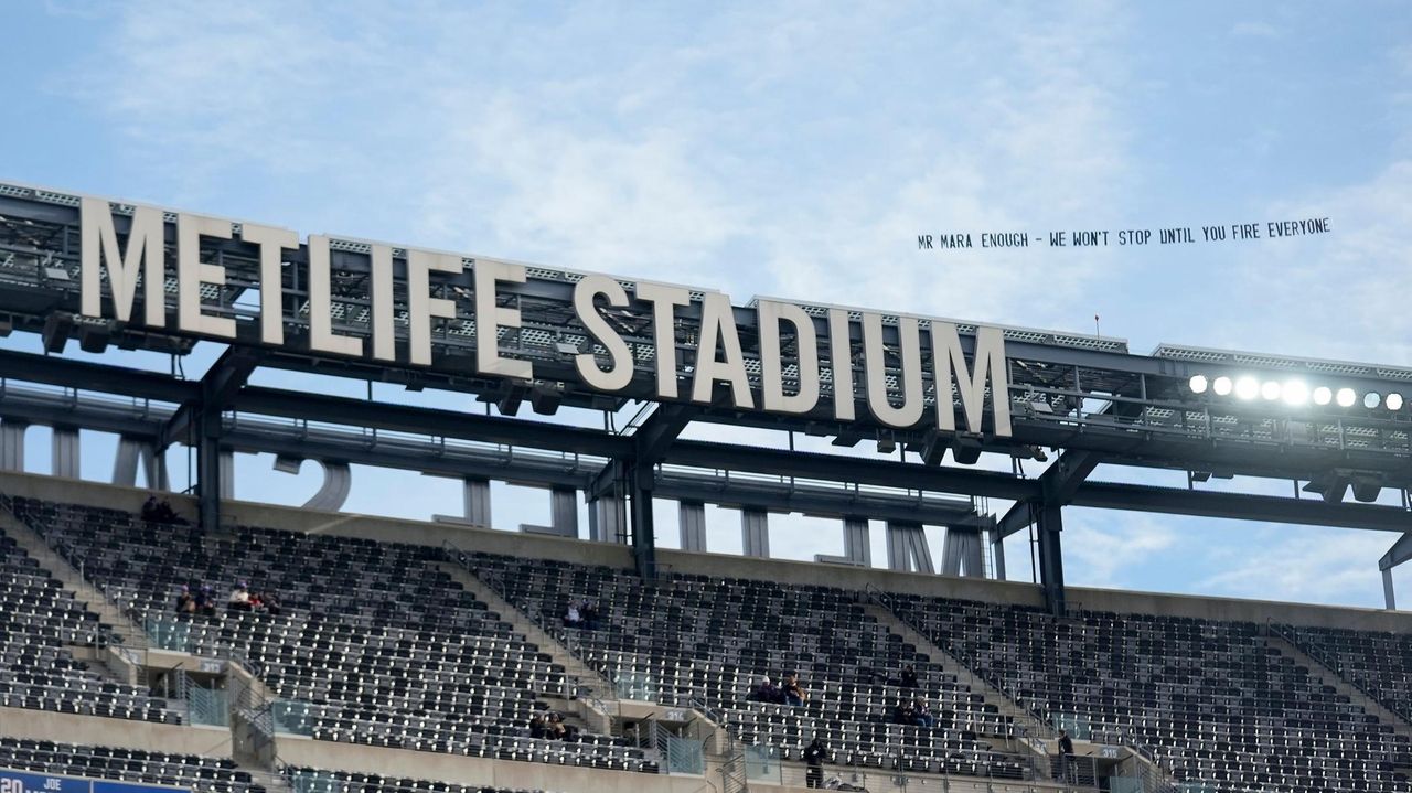 Airplane with banner flies over MetLife Stadium before Giants game for ...