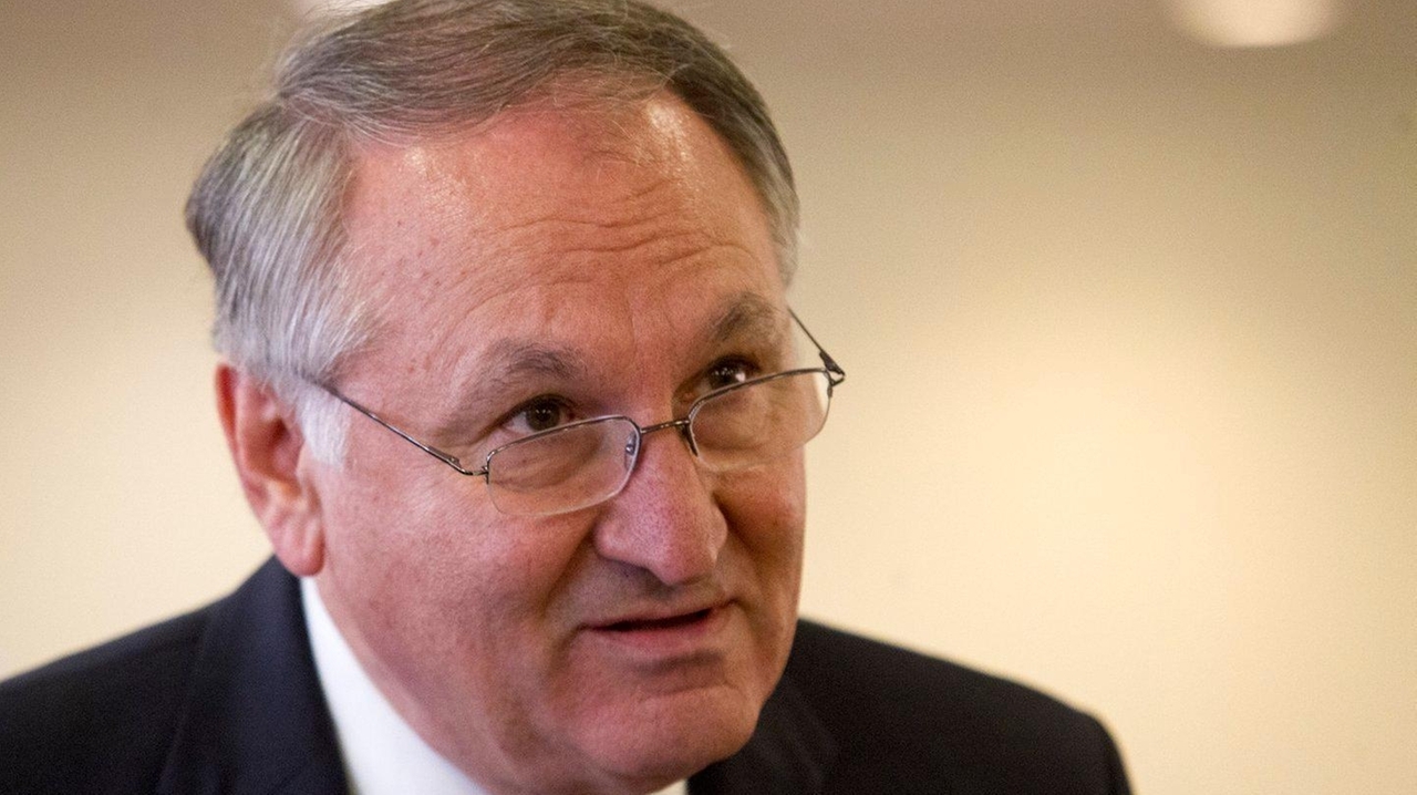 George Maragos offers dizzying take on Nassau’s finances - Newsday