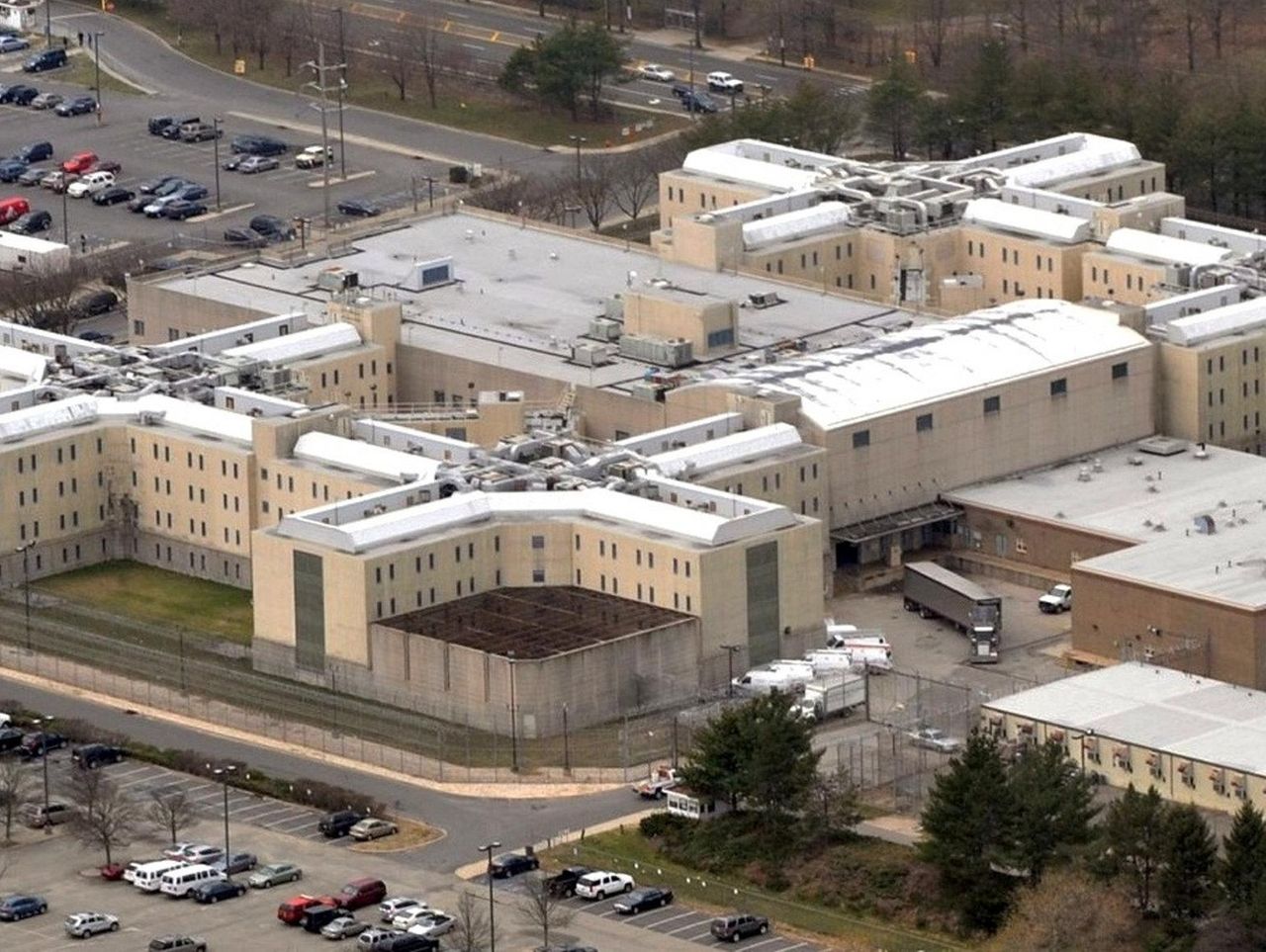 Inmate violence at Nassau jail injures 10 correction officers, union ...
