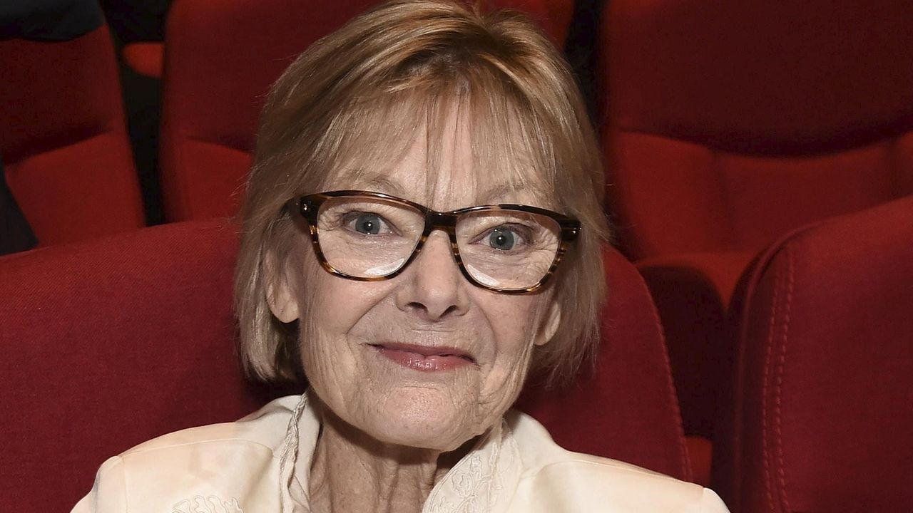 Jane Curtin recalls problems with John Belushi on 'SNL' - Newsday