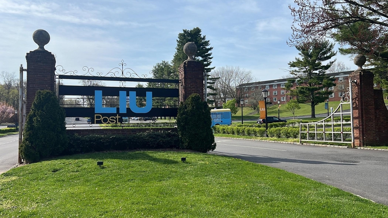LIU Post's veterinary college graduating inaugural class - Newsday