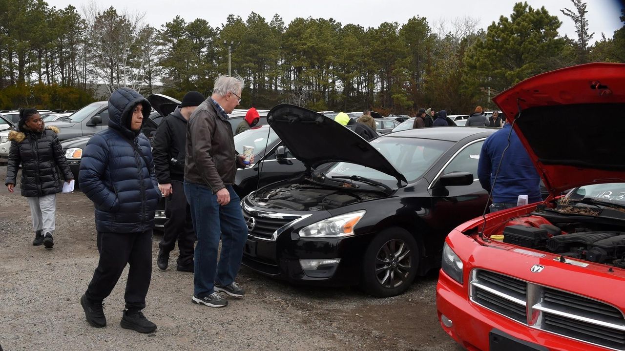 Suffolk police vehicle auction: $22,000 for one Jeep, $600 for another ...