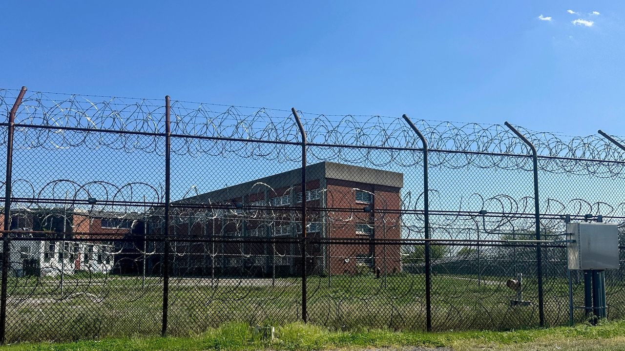 Rikers Island inmates sue NYC claiming they were trapped in cells ...