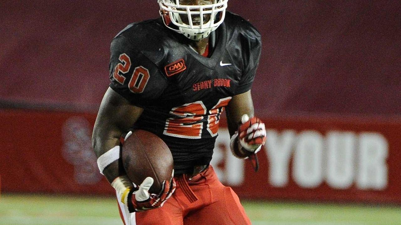 Finally comfortable, Stony Brook's Jameel Poteat ready to contribute in ...