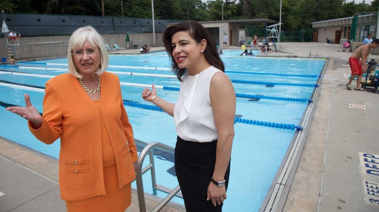 North Hempstead lowers fees for some at Whitney Pond Park pool in ...