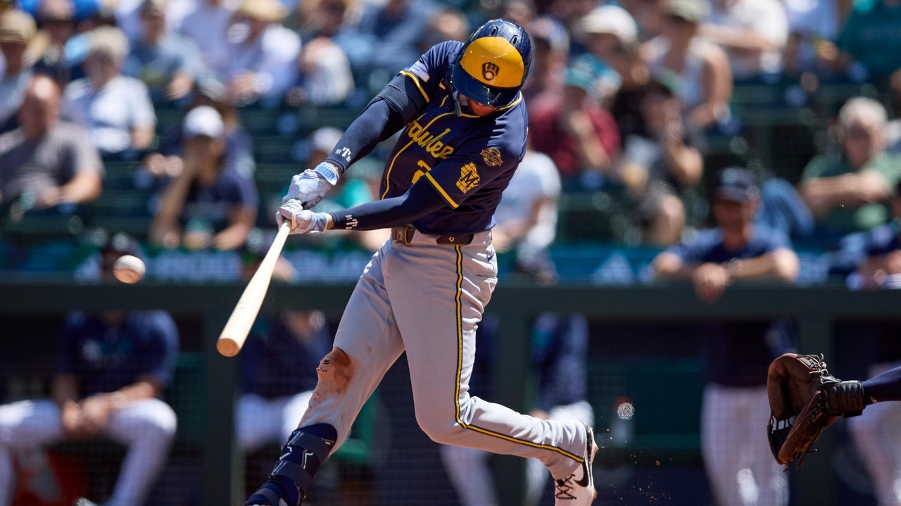 Brewers bang out 17 hits and beat the Mariners 10-2 while HR leader Cal ...
