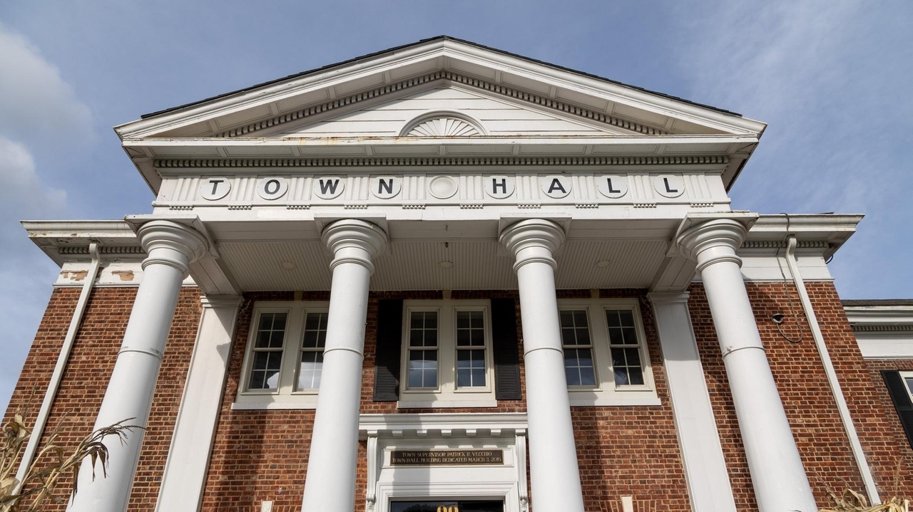 Smithtown adopts tax exemptions for seniors and veterans - Newsday