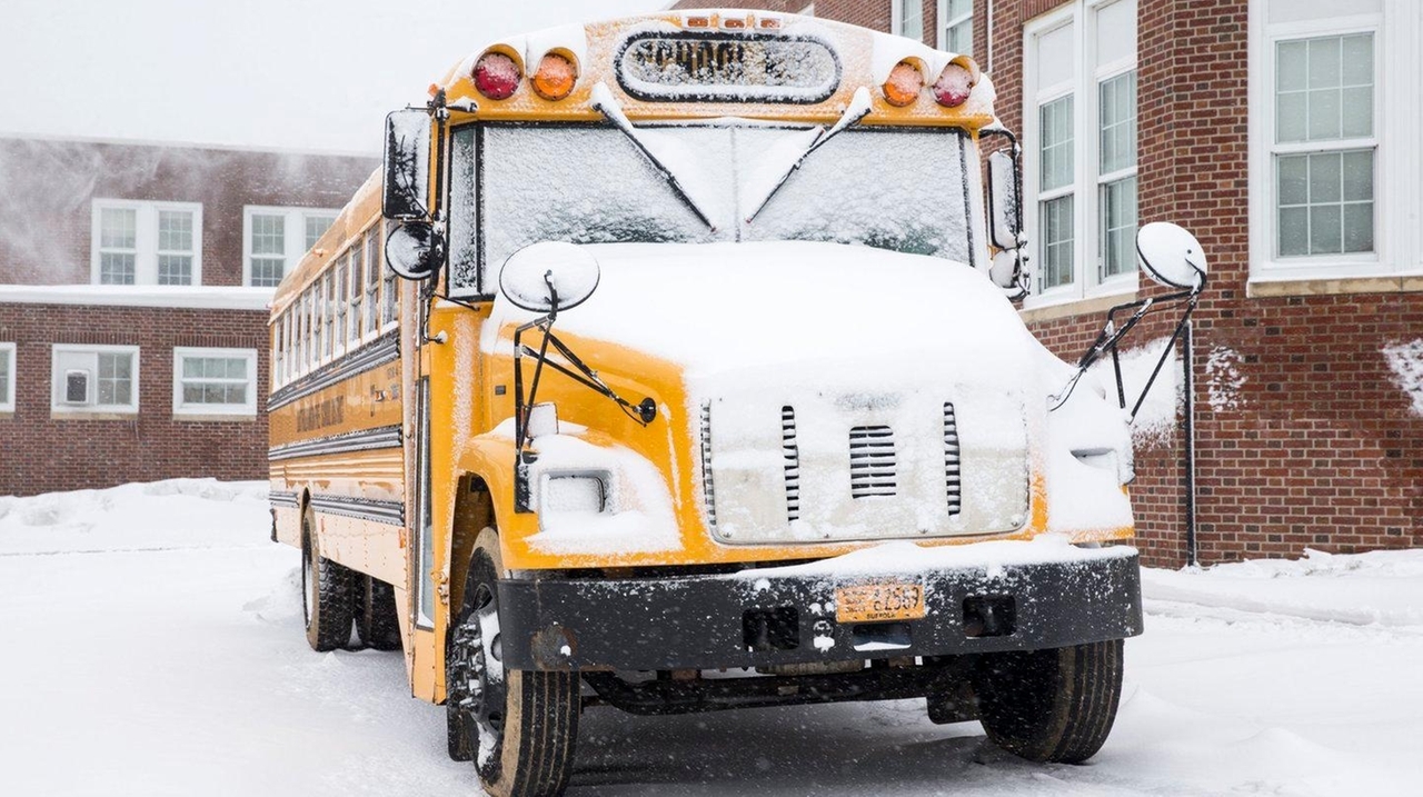 How officials make the call to close school for a snow day - Newsday