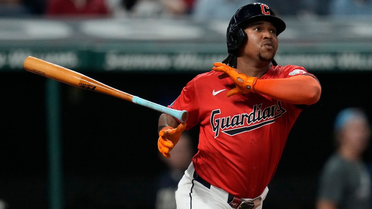 José Ramírez hits 3-run homer in 8th, playoff-bound Guardians beat Reds ...