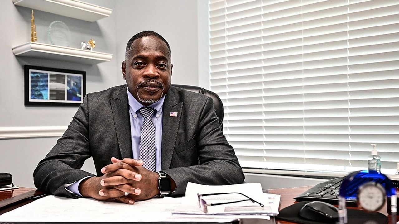 Mayor: Hempstead Village cops to wear body cameras - Newsday