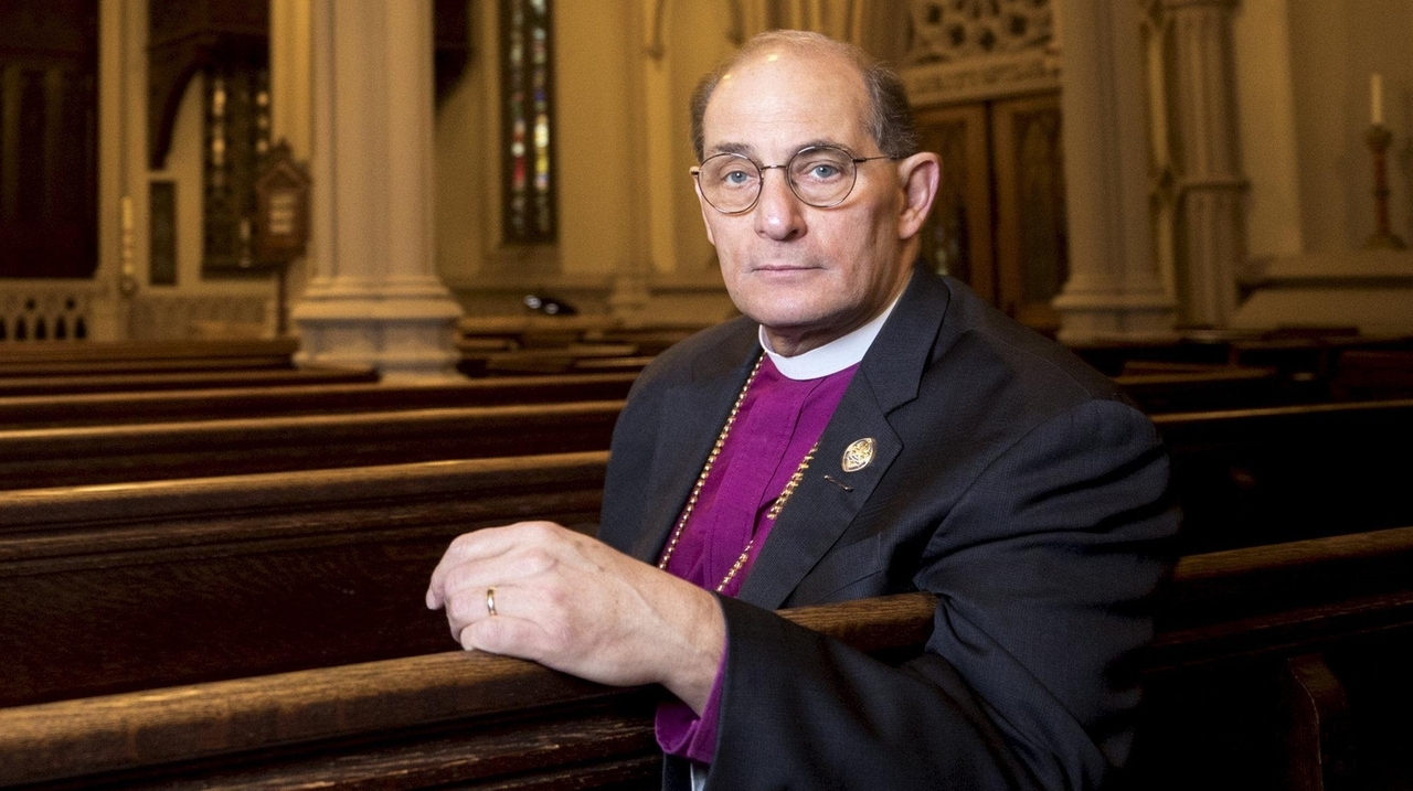 Episcopal bishop says he will travel to U.S.-Mexico border to help ...
